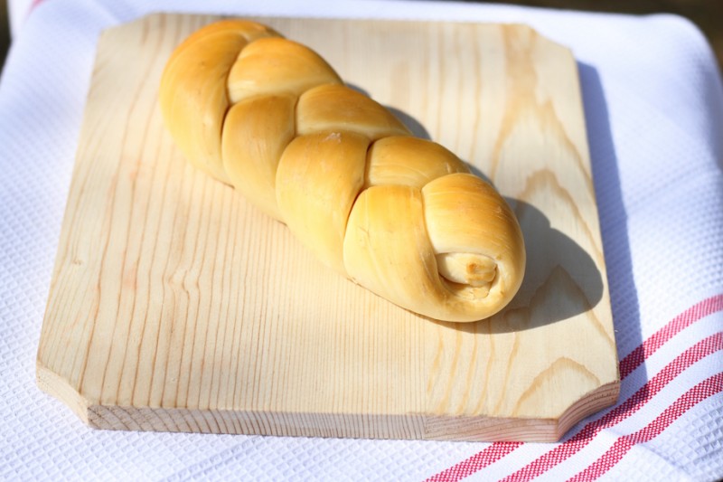 Tasting România - Cașcaval afumat împletit, natural, din laptele ...